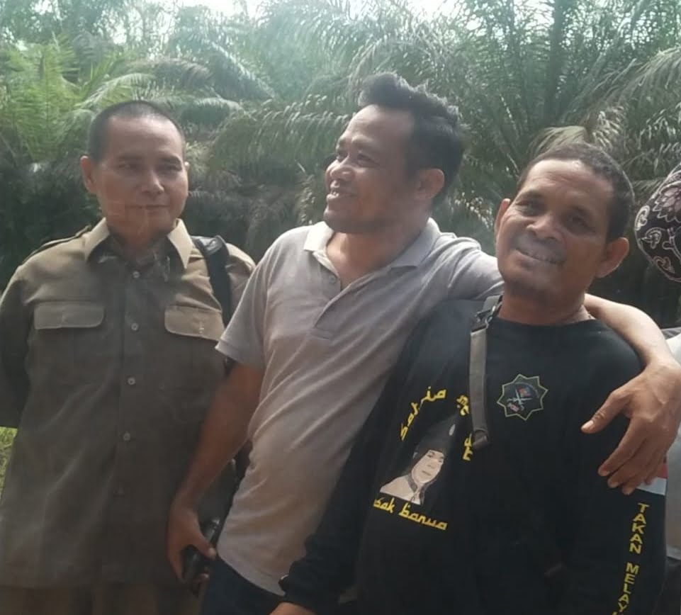 Oknum Anggota Gapoktanhut SBB Diduga Halangi Tugas Wartawan - Fakta Hukum Indonesia