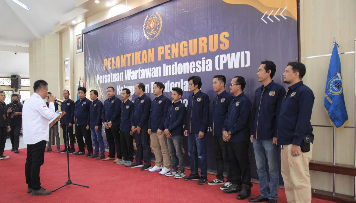 Pengurus PWI Pandeglang Periode 2022-2025 Resmi Dilantik - Fakta Hukum Indonesia