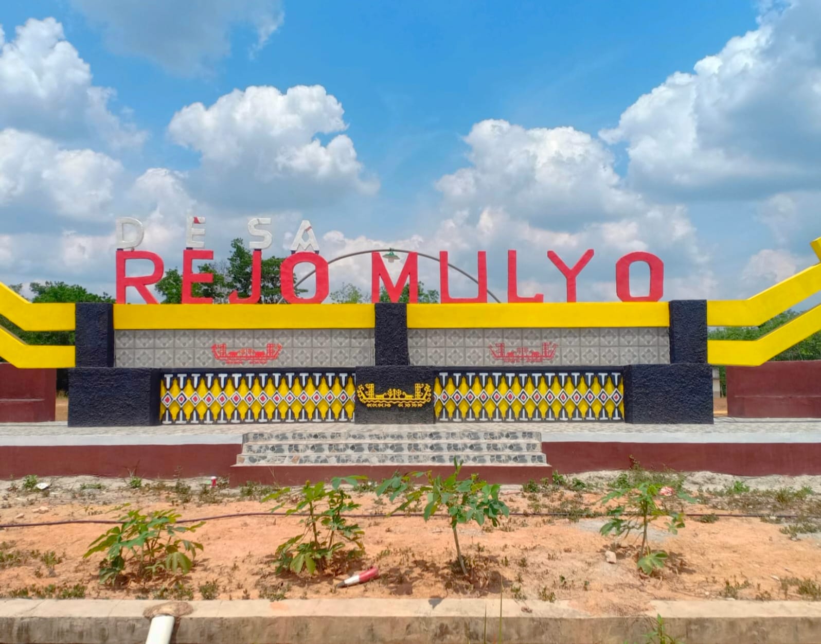 Bangun Tugu dan Taman, Ini Harapan Kades Rejo Mulyo - Fakta Hukum Indonesia