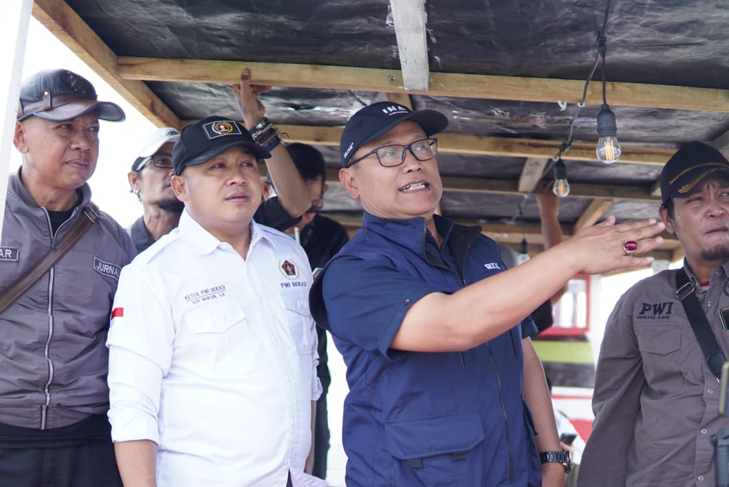 Pengurus PWI Bekasi Raya Audiensi dengan Kepala DKP Jawa Barat - Fakta Hukum Indonesia