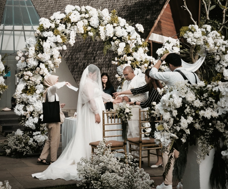 Pernikahan Doni dan Ruth di Galea Belangi Tampilkan Kemegahan dan Kemeriahan - Fakta Hukum Indonesia
